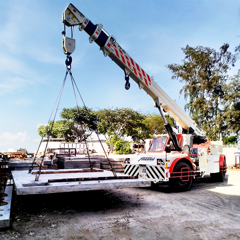 FR20 Pick and Carry Crane | Franna - A Terex Brand