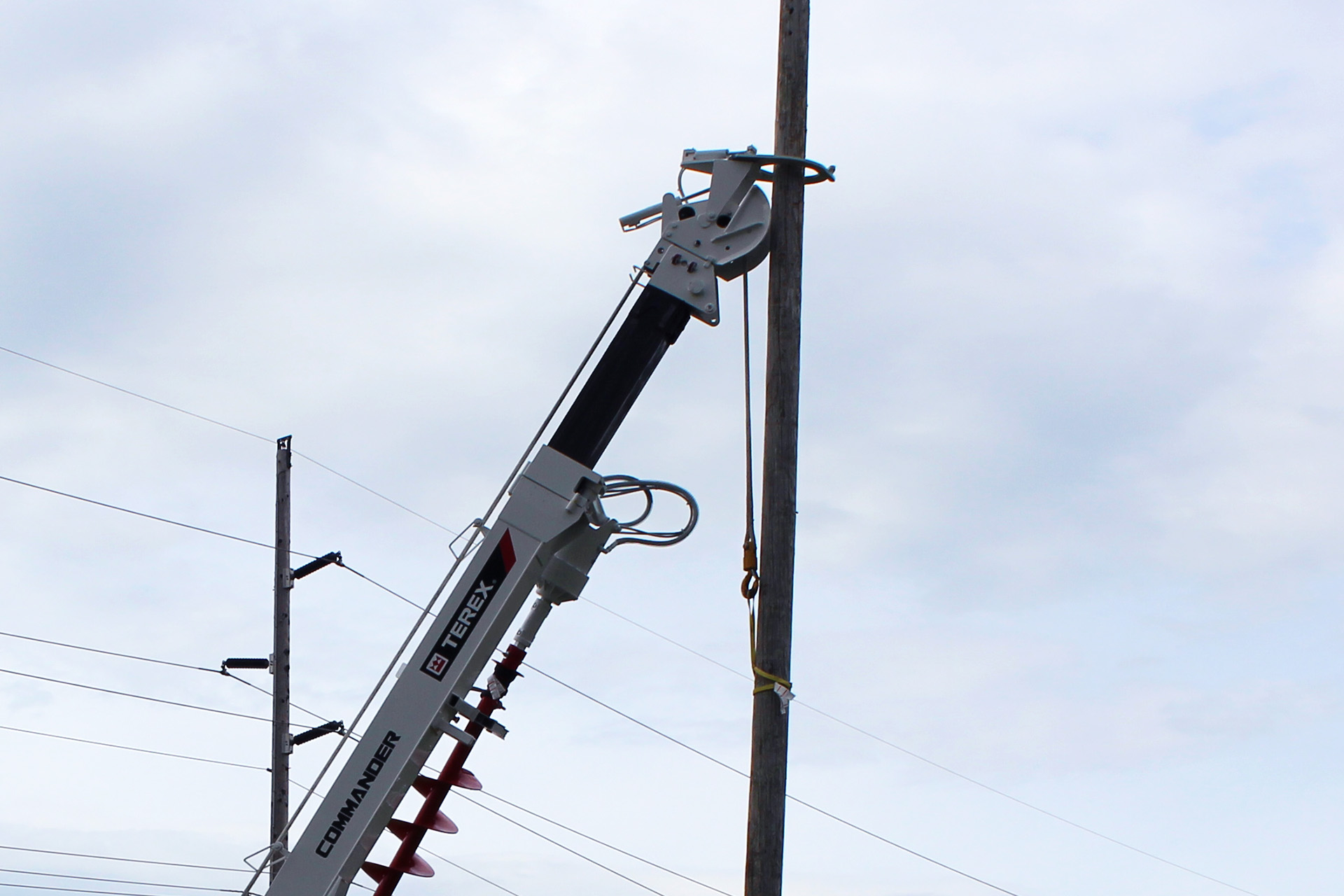 Digger Derrick Pole Guides Have One Purpose