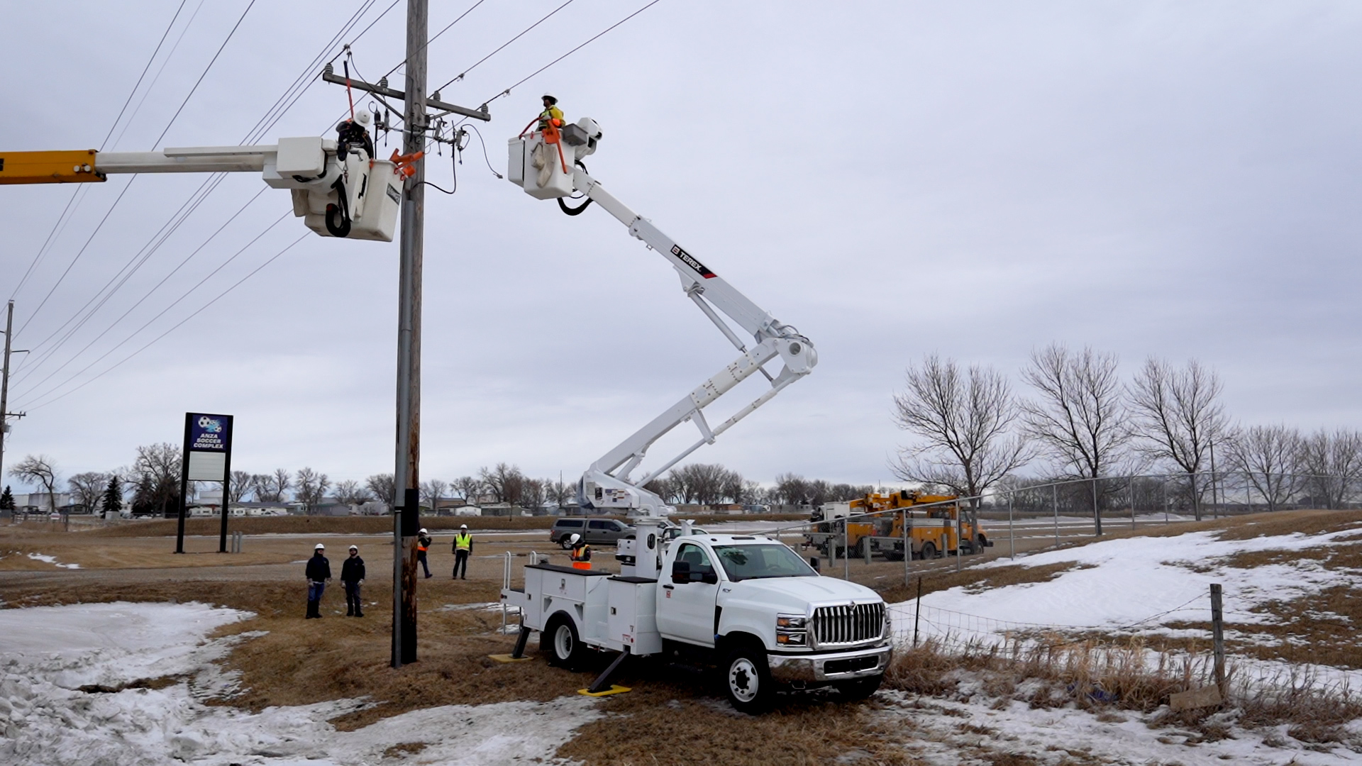 Hi-Ranger™ TL48 Telescopic Aerial Device Delivers Industry Leading Side ...